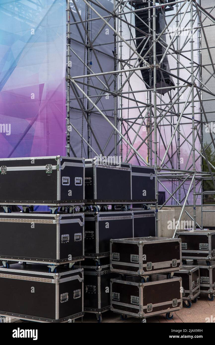 Musical instrument on wheels hi-res stock photography and images - Alamy