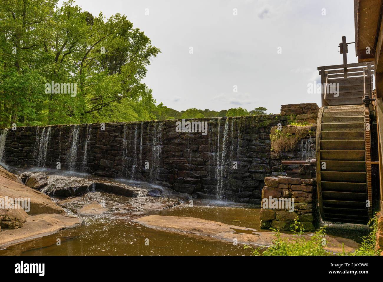 North carolina water wheel mill hi-res stock photography and images - Alamy