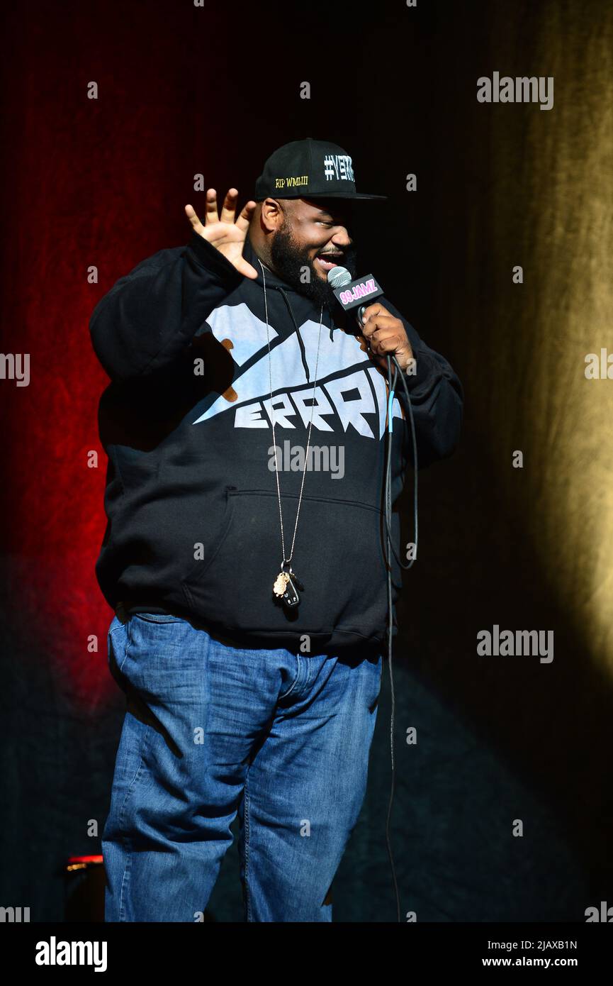 Cap comedian hi-res stock photography and images - Alamy