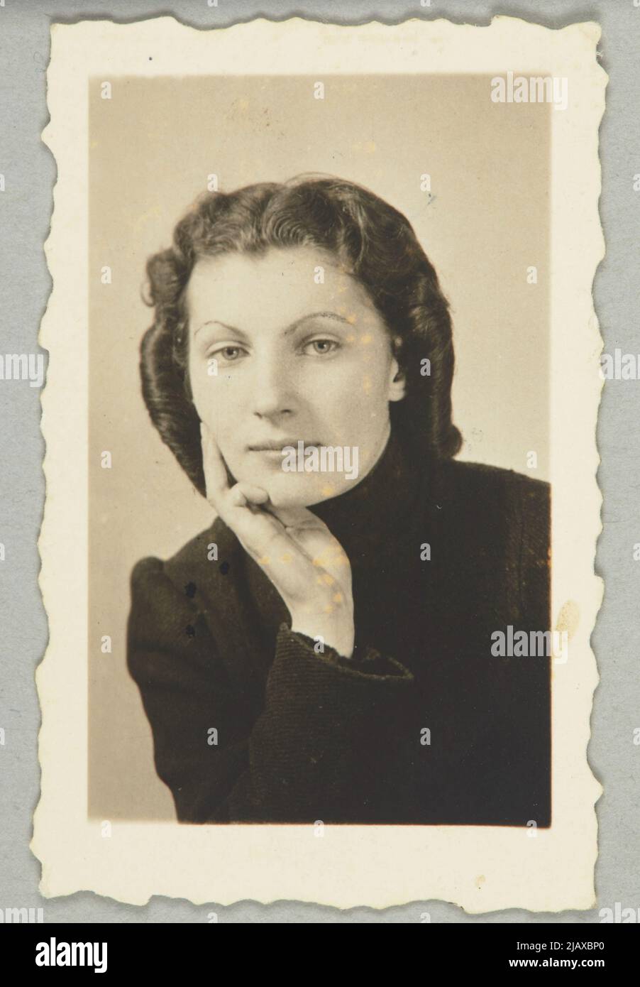 Right cheek hi-res stock photography and images - Alamy