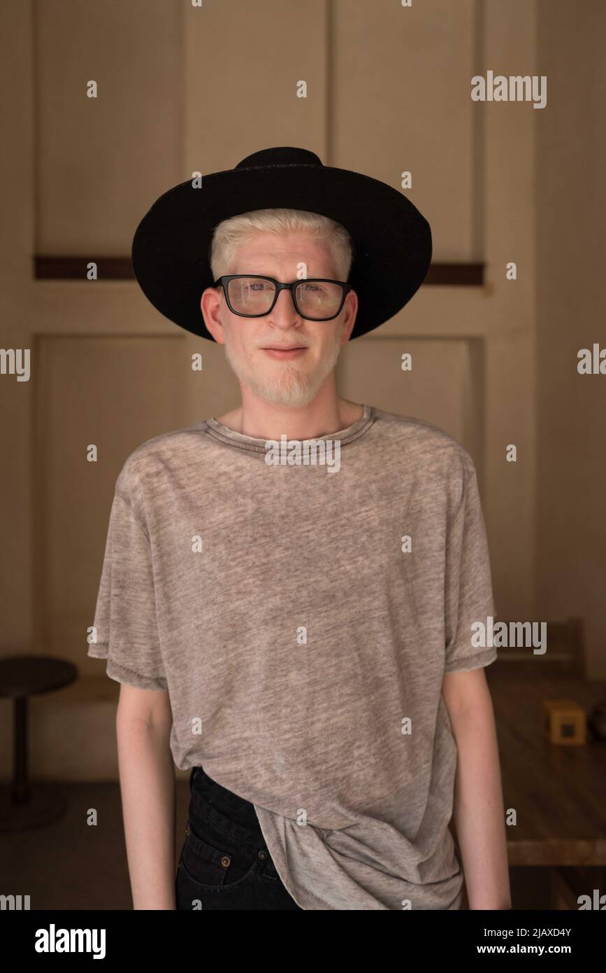 Arab teen portrait hi-res stock photography and images - Alamy