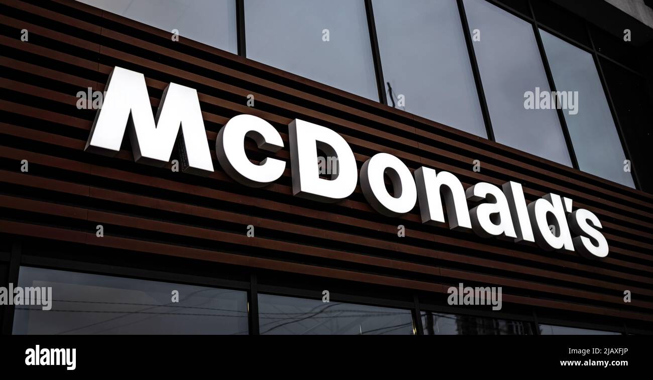 Signboard of McDonalds restaurant Stock Photo - Alamy