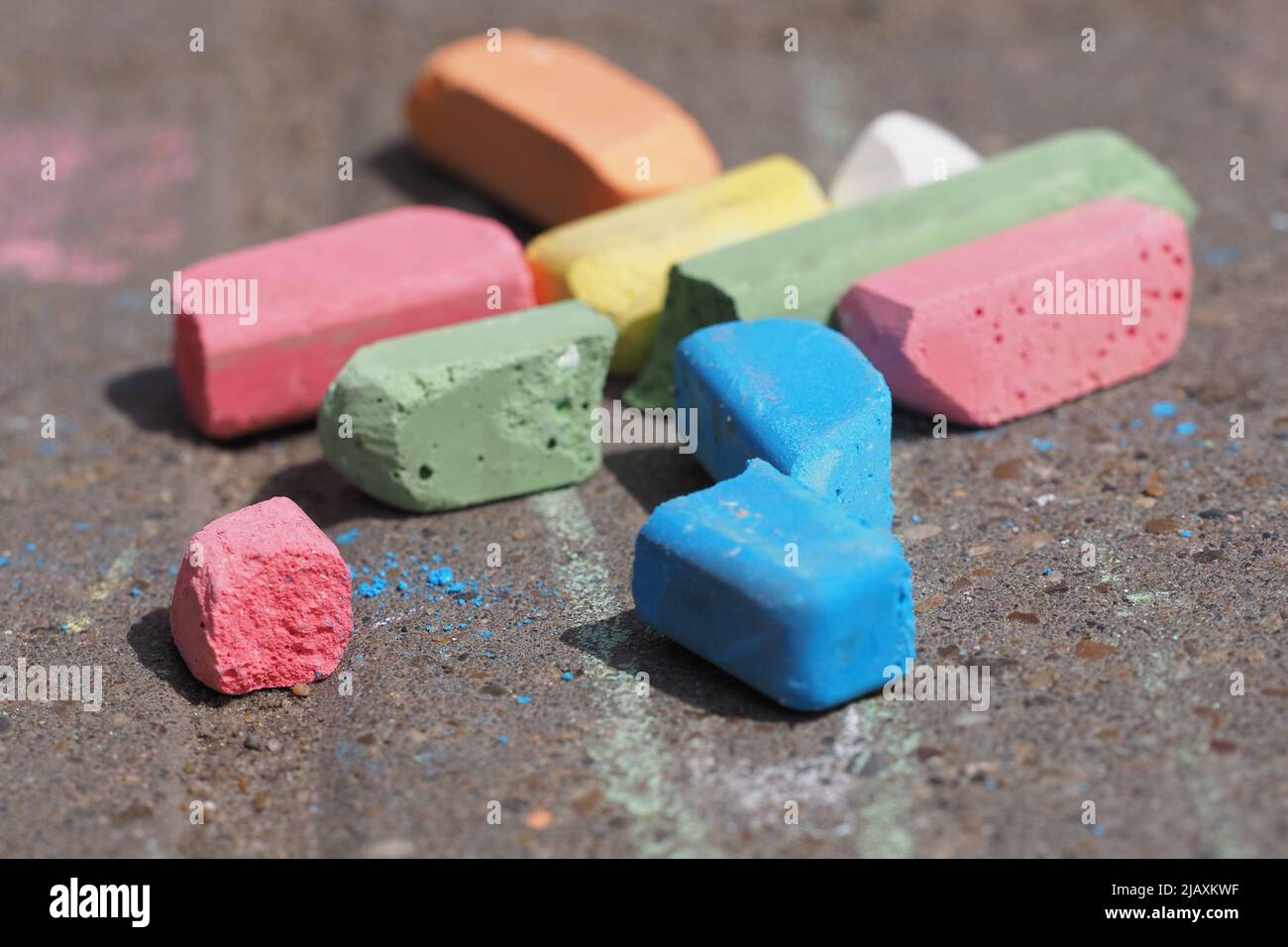 Draw on asphalt hi-res stock photography and images - Alamy