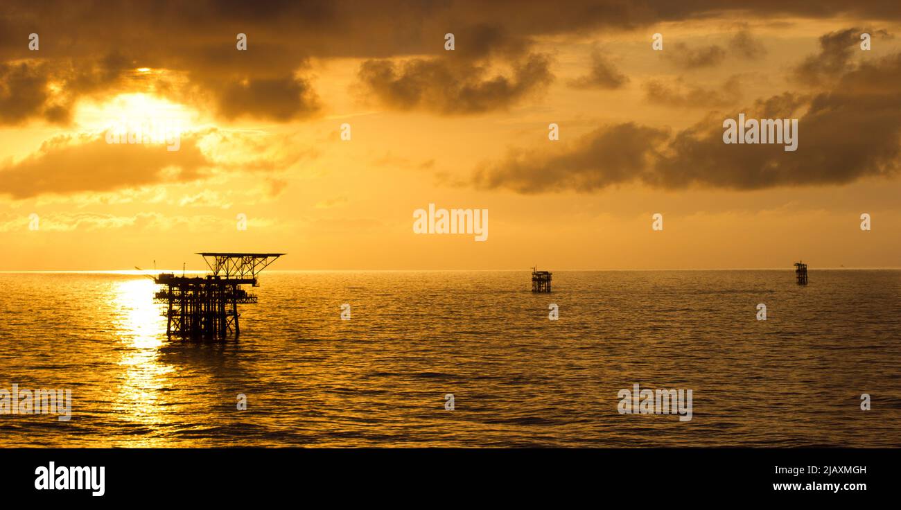 Offshore oil rig or production platform in the South China Sea ...
