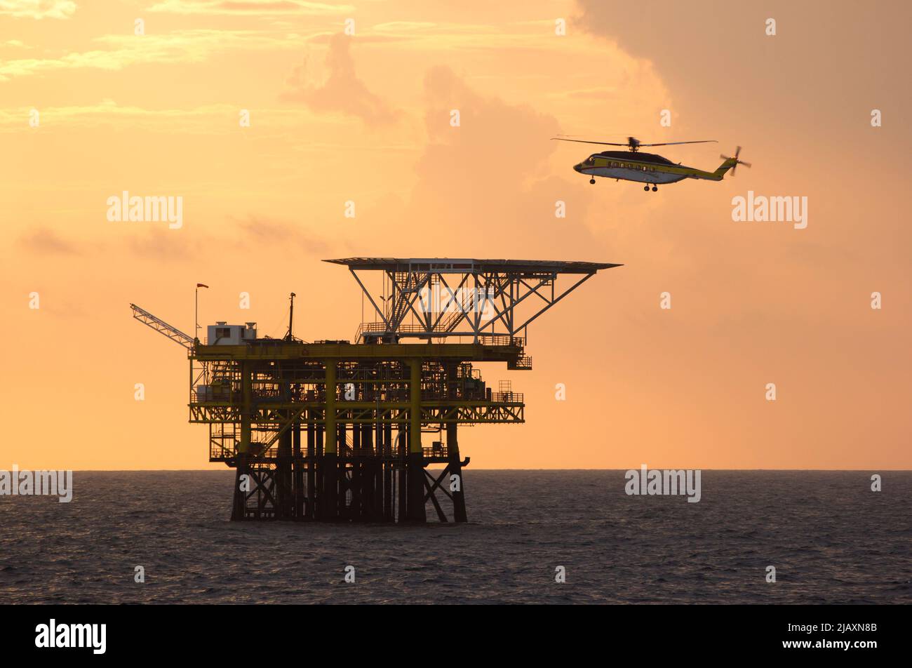 Transporting oil platform hi-res stock photography and images - Alamy