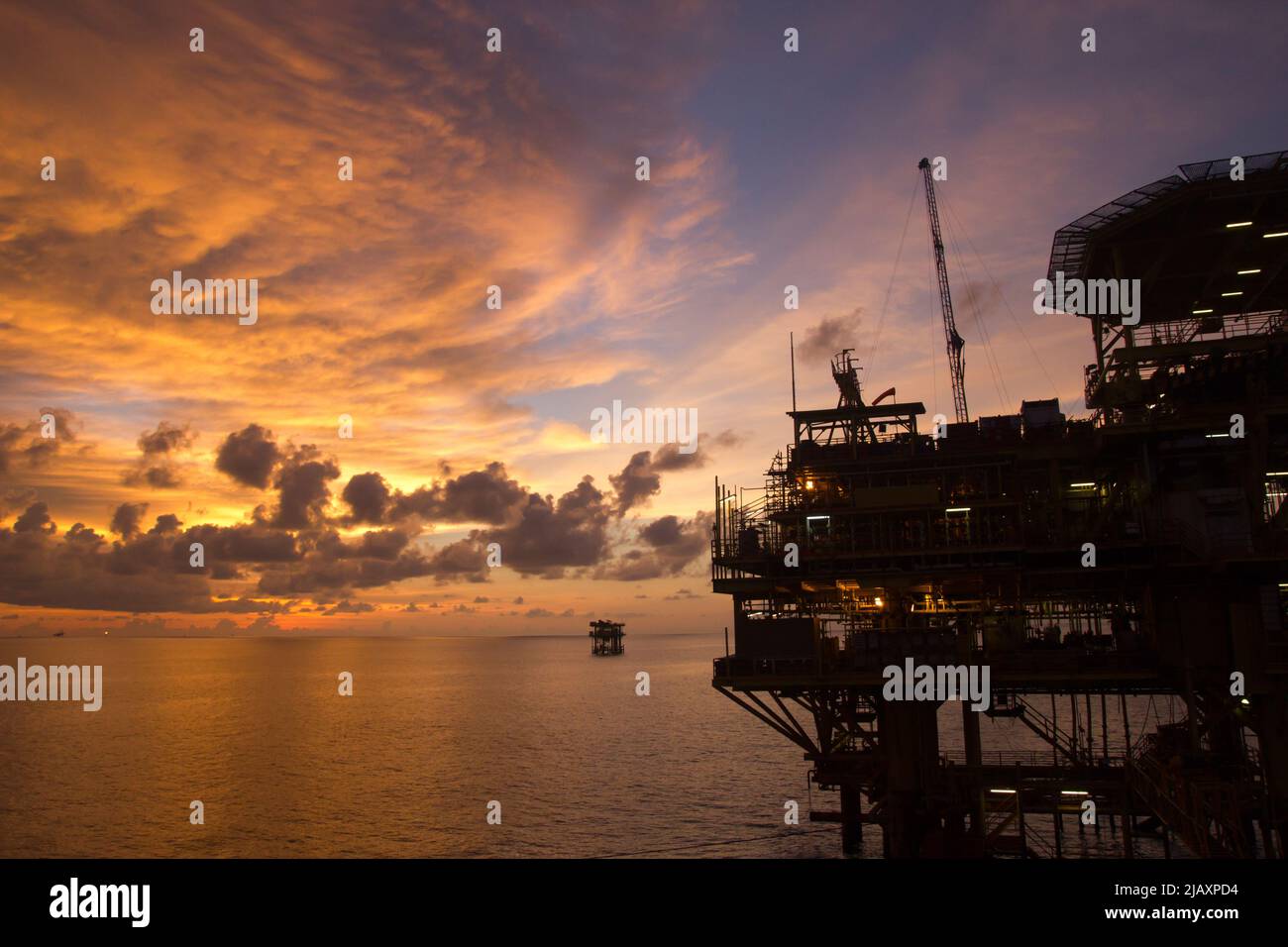Offshore oil rig or production platform in the South China Sea ...