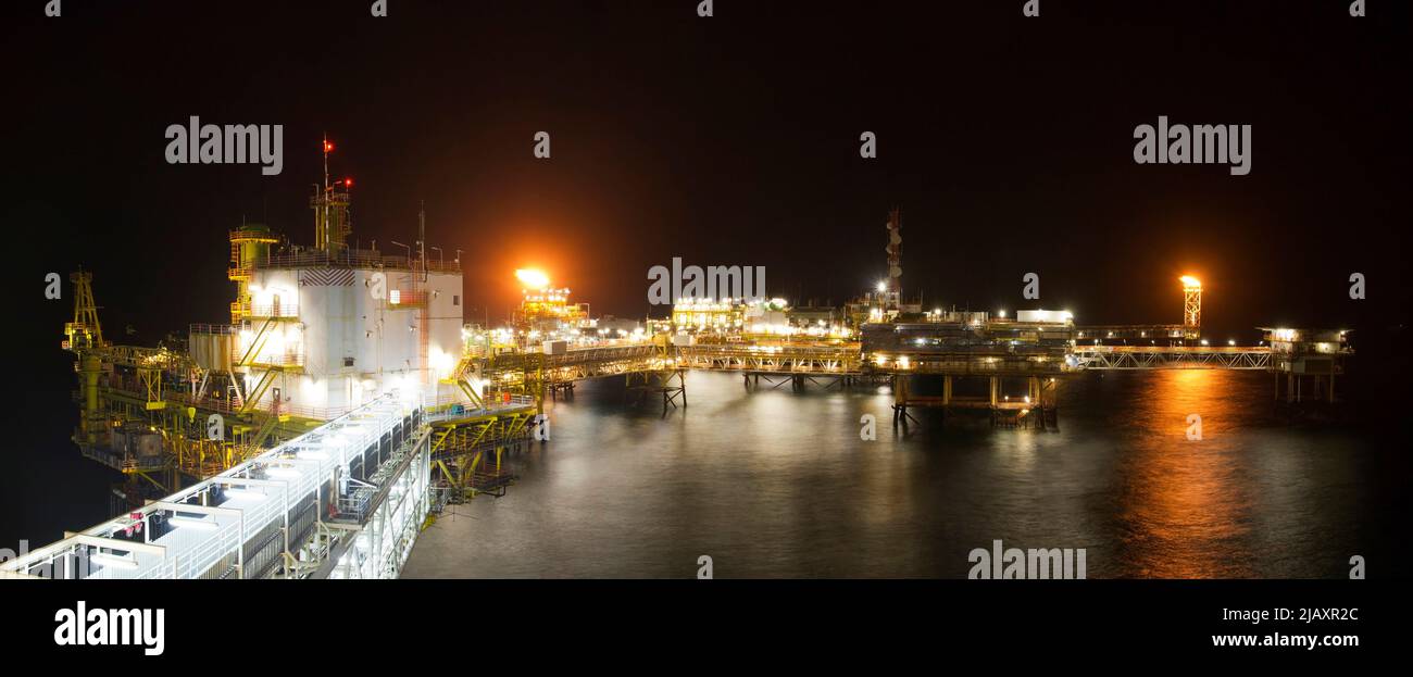 Offshore oil rig or production platform in the South China Sea ...