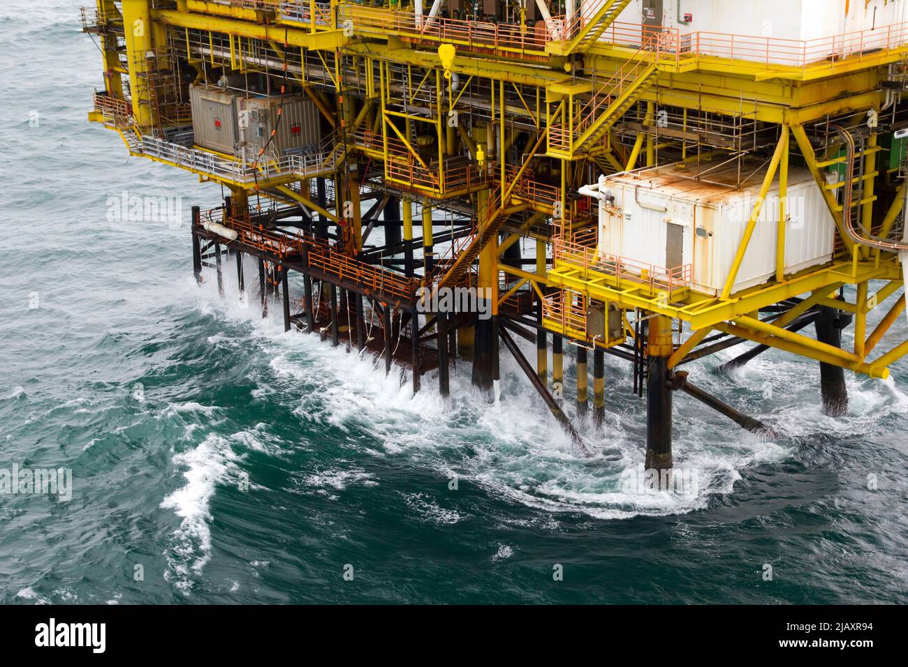 Offshore oil rig or production platform in the South China Sea ...