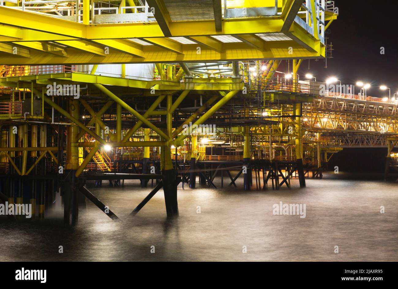 Offshore oil rig or production platform in the South China Sea ...