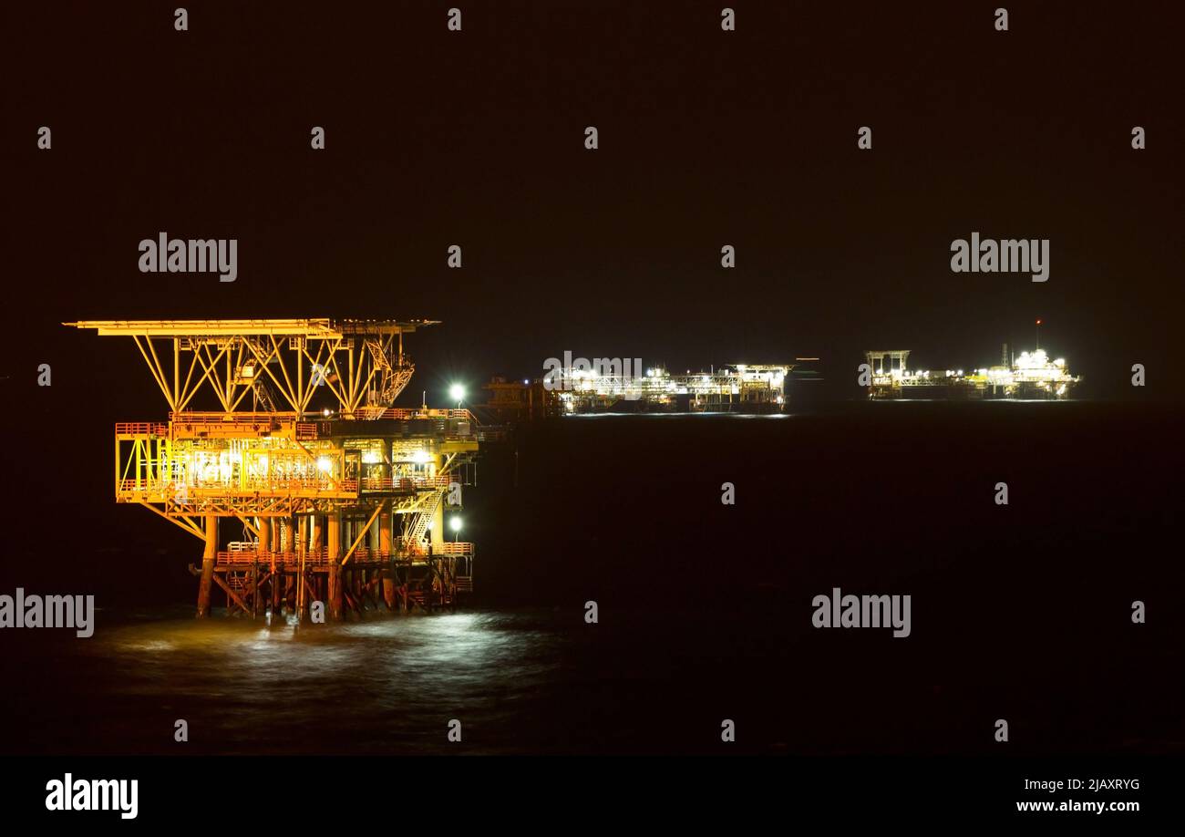 Offshore oil rig or production platform in the South China Sea ...