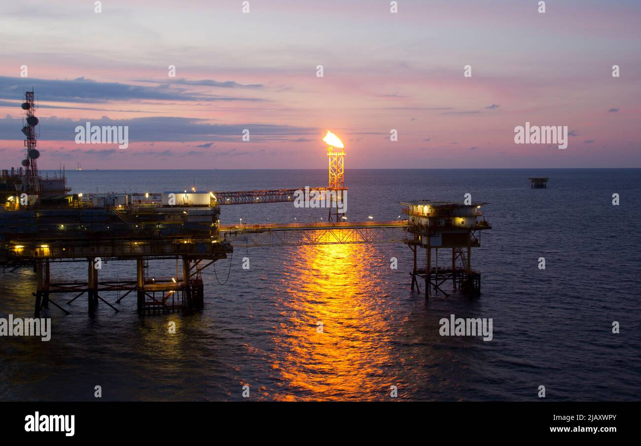 Offshore oil rig or production platform in the South China Sea ...