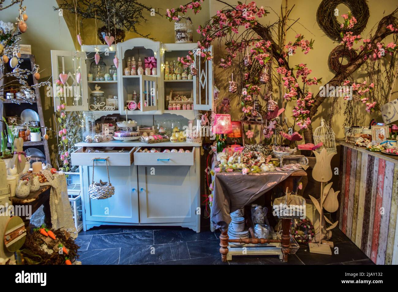 Hungarian crafts hi-res stock photography and images - Alamy