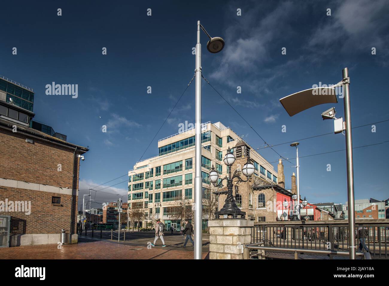 Combination of modern and traditional architecture in Docklands area ...