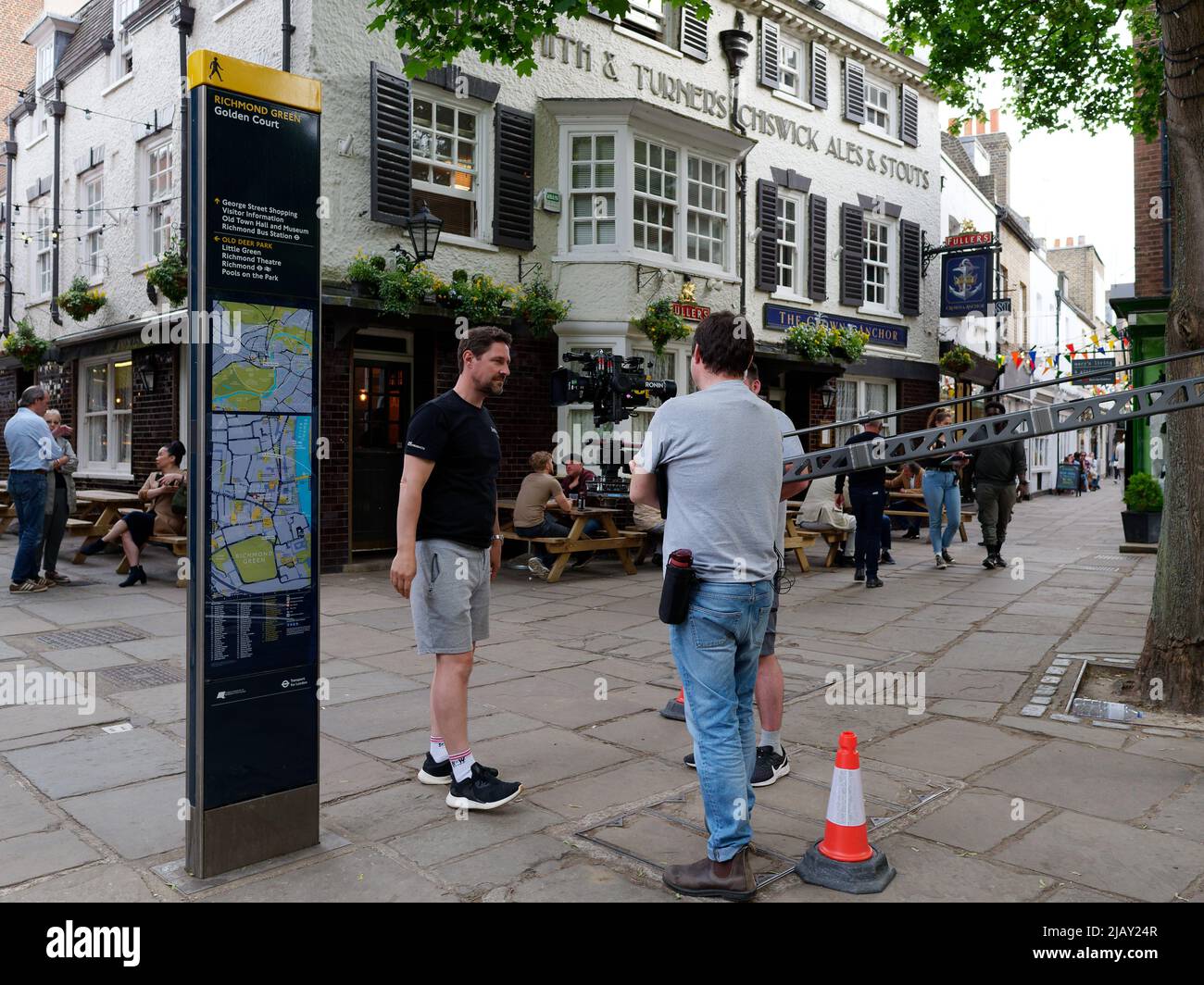 Film crew hi-res stock photography and images - Alamy