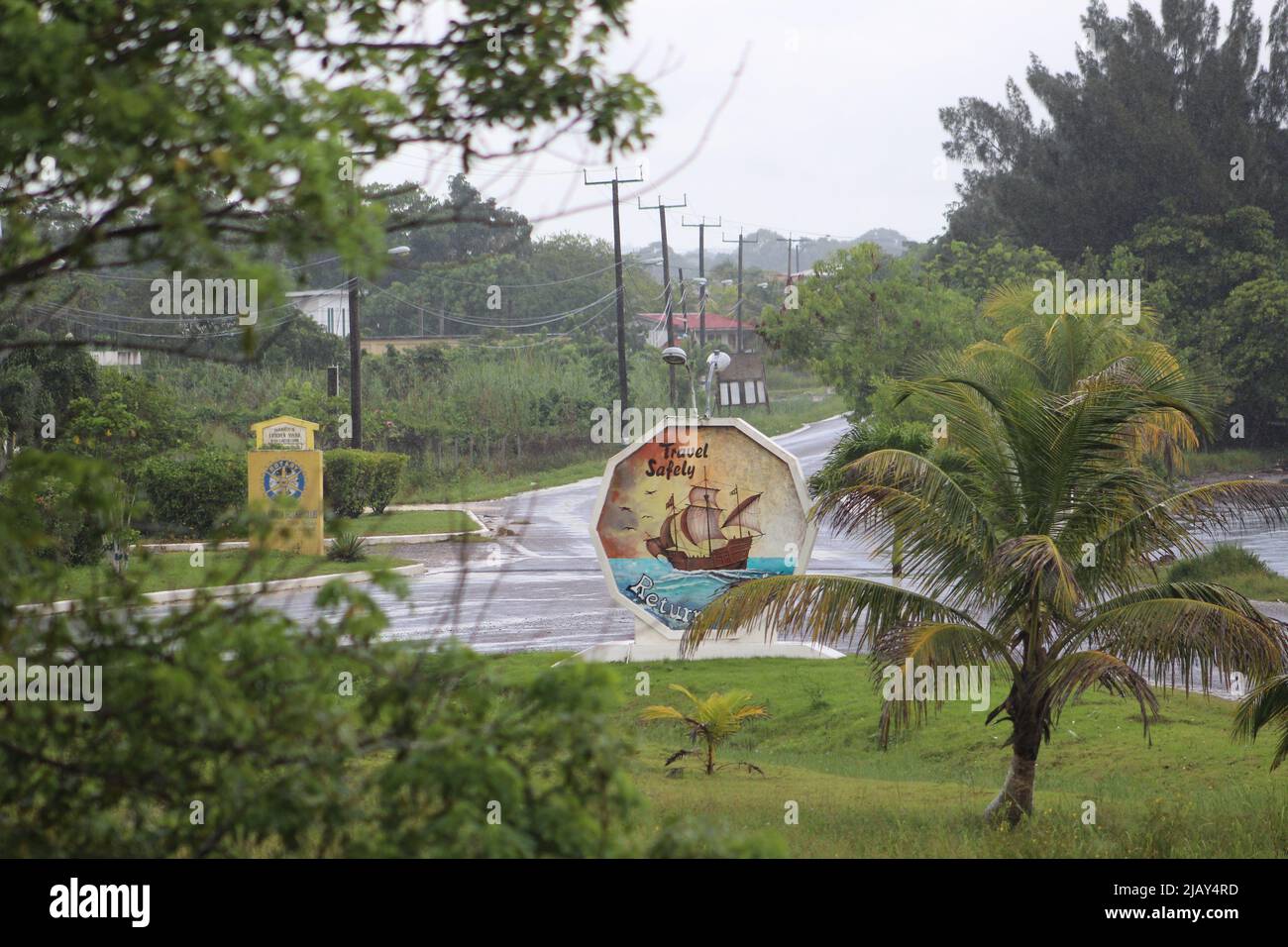 PUNTA GORDA, BELIZE - SEPTEMBER 11, 2016 Welcome to Punta Gorda Dollar ...