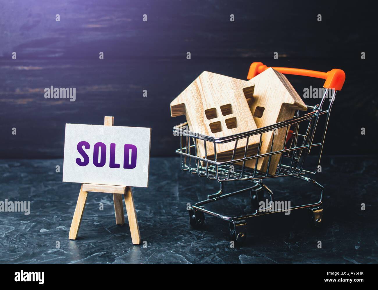 Successful houses hi-res stock photography and images - Alamy