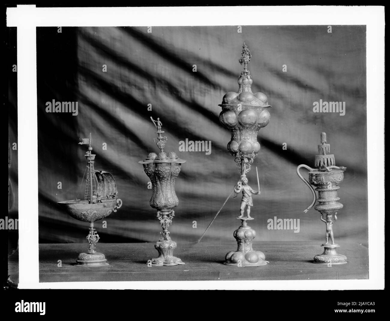 Visual continuity Black and White Stock Photos & Images - Alamy