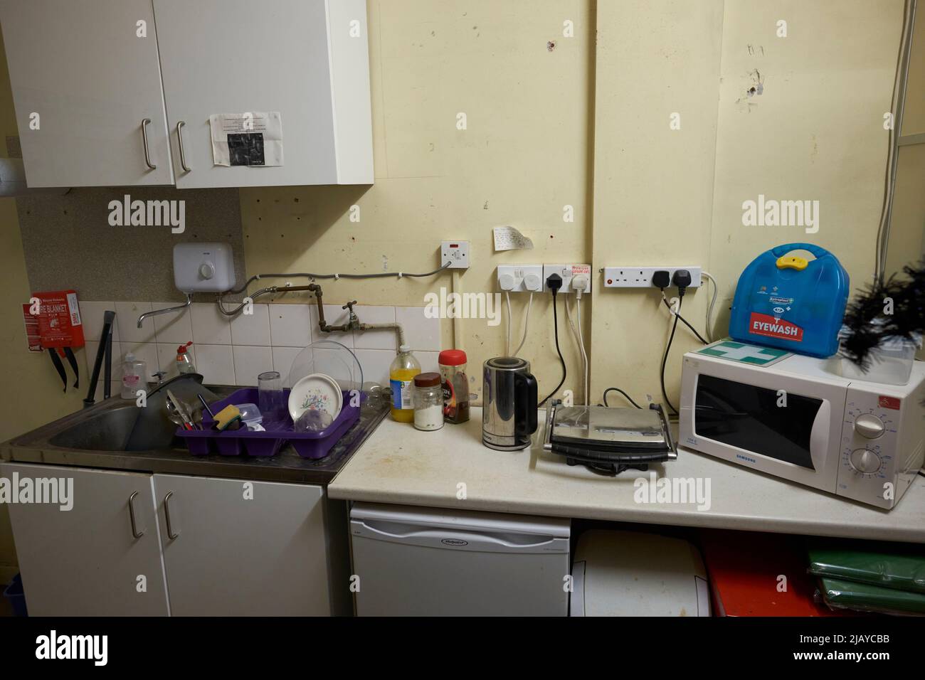 Messy kitchen hi-res stock photography and images - Alamy