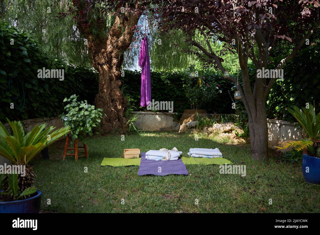 Home based activity hi-res stock photography and images - Alamy
