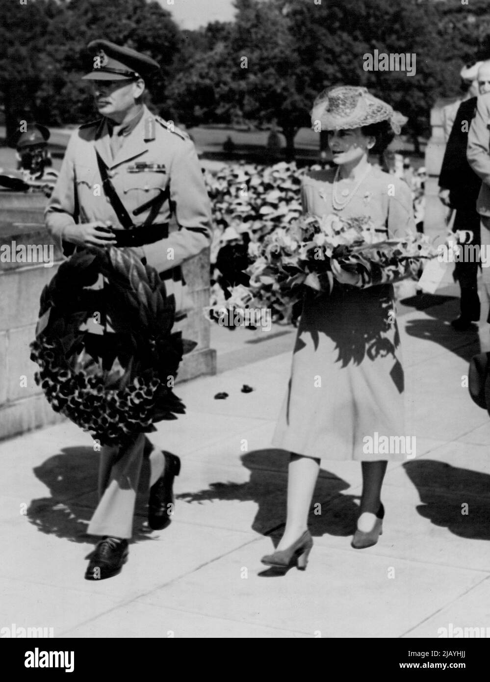 Duke & Duchess carry wreath & ***** throne of remembrance ...