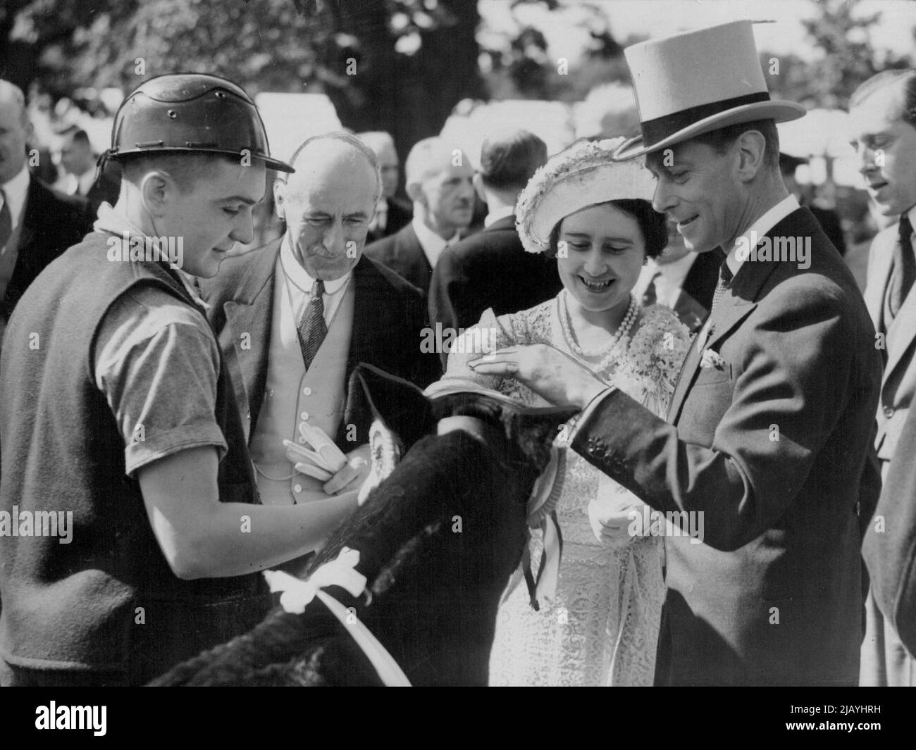 King And Queen Pet Pit Ponies At Windsor Show -- The King and Queen ...