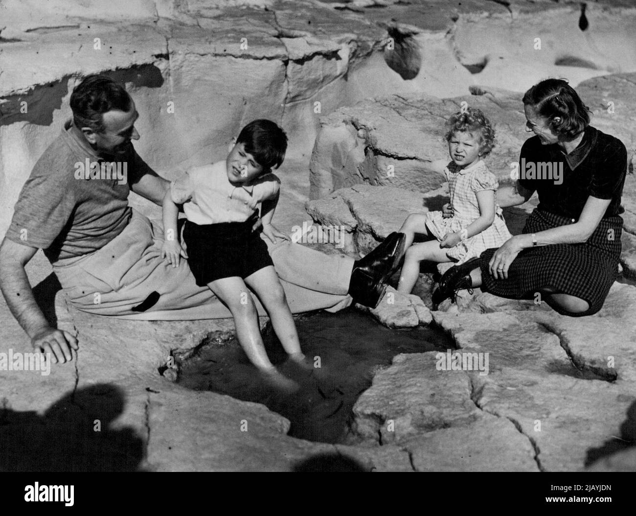 Prince philip mountbatten 1954 Black and White Stock Photos & Images ...