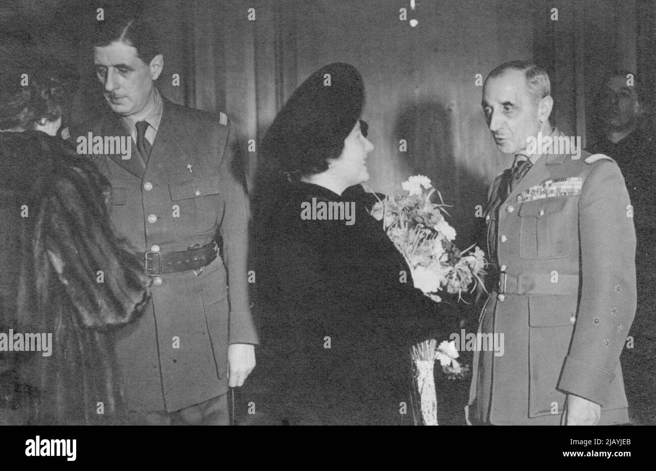 Queen elizabeth de gaulle hi-res stock photography and images - Alamy Queen elizabeth de gaulle hi-res stock photography and images - Alamy