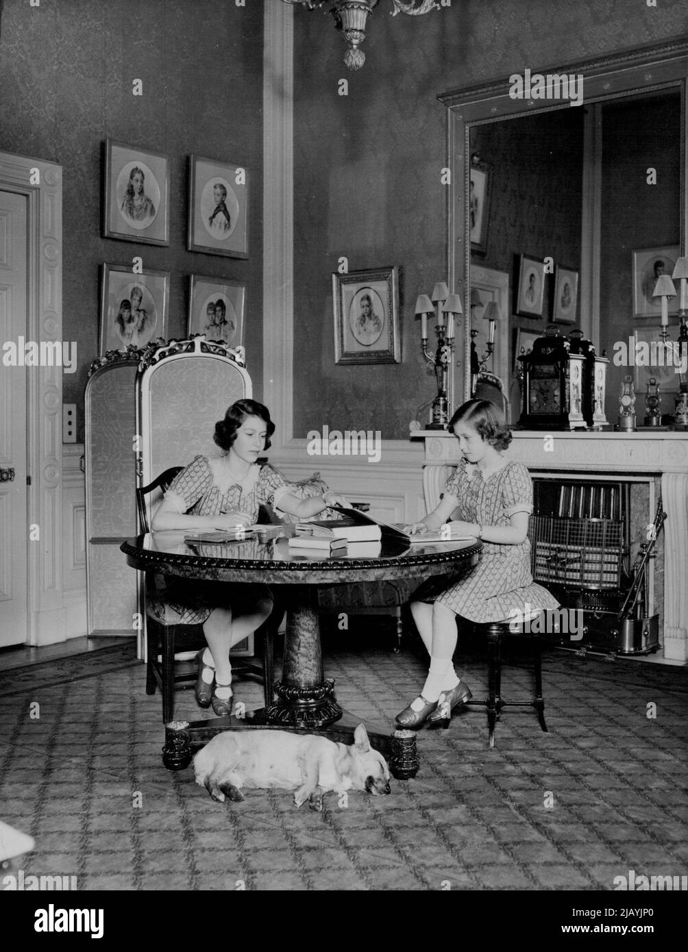 Mary princess royal 1940 hi-res stock photography and images - Alamy