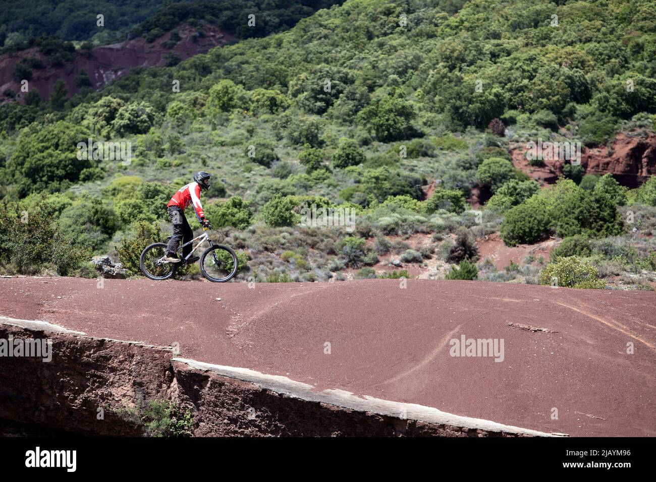 Devil's Canyon : Mountain biking in the ruffes at Saint-Jean-de-la ...