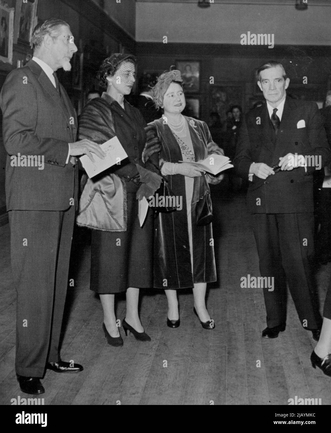 Queen Mother at Art Exhibition - The Queen Mother (right) and the ...