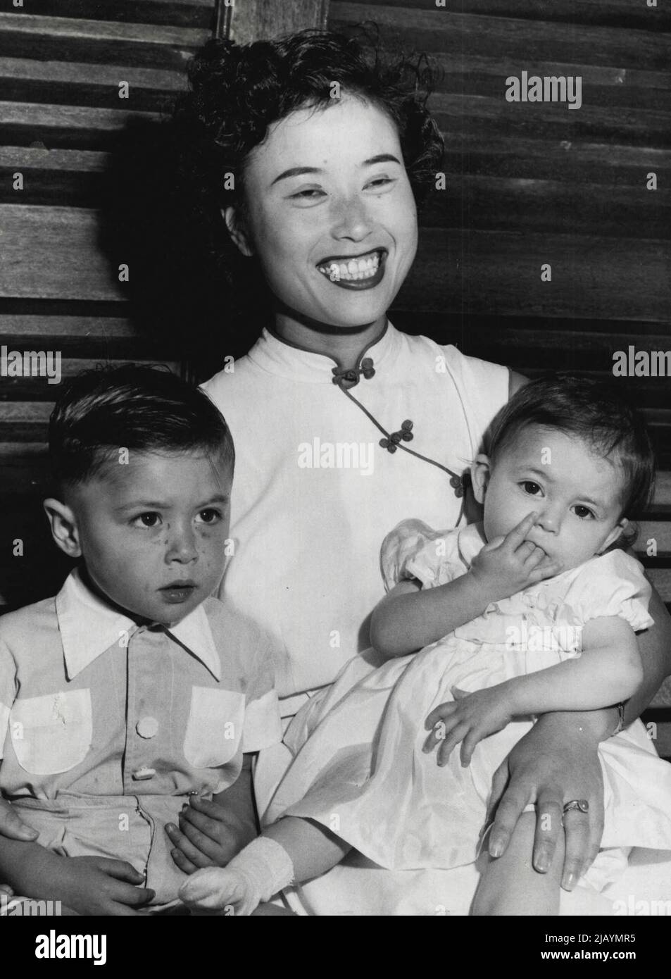 Japanese Bride Mrs. Alf Lovell, with her children George, 2½ years, and ...