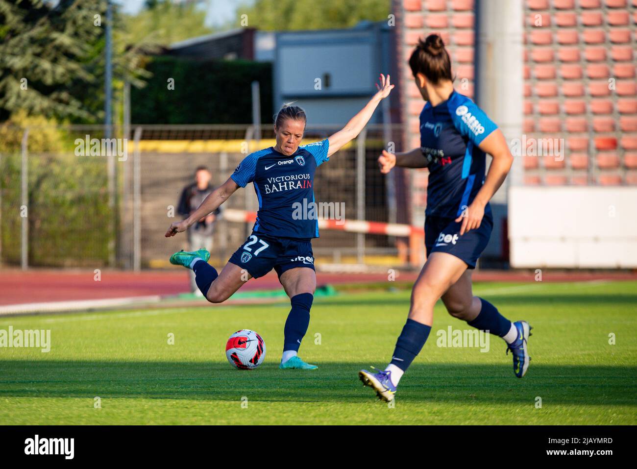 Julie Soyer of Paris FC controls the ball during the Women's French ...