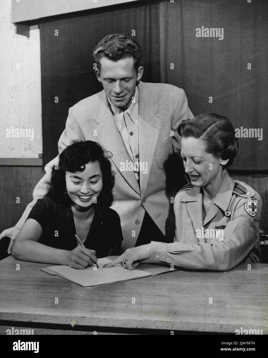 Petty Officer 2nd Class David Rushlow, of Pawtucket, Rhode Island ...