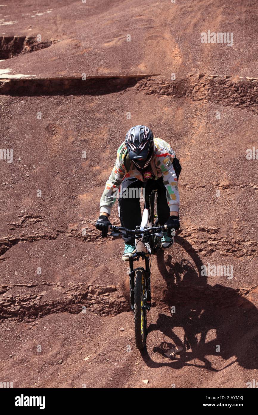 Devil's Canyon : Mountain biking in the ruffes at Saint-Jean-de-la ...