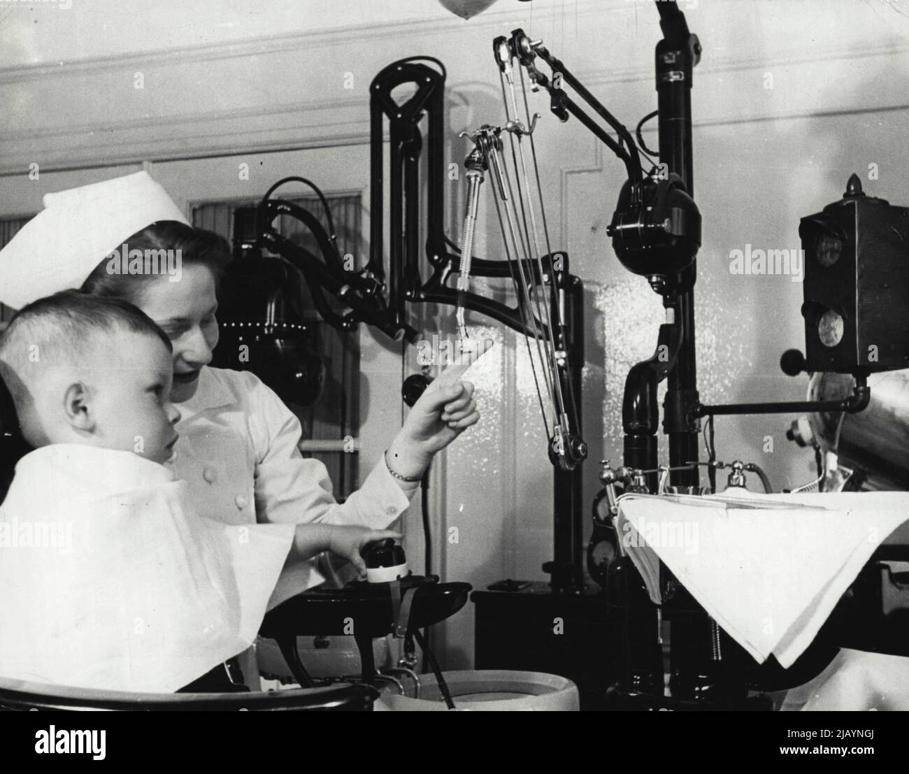 Traffic Light Halts Pain at Dentist's: "See the Pretty Light ...