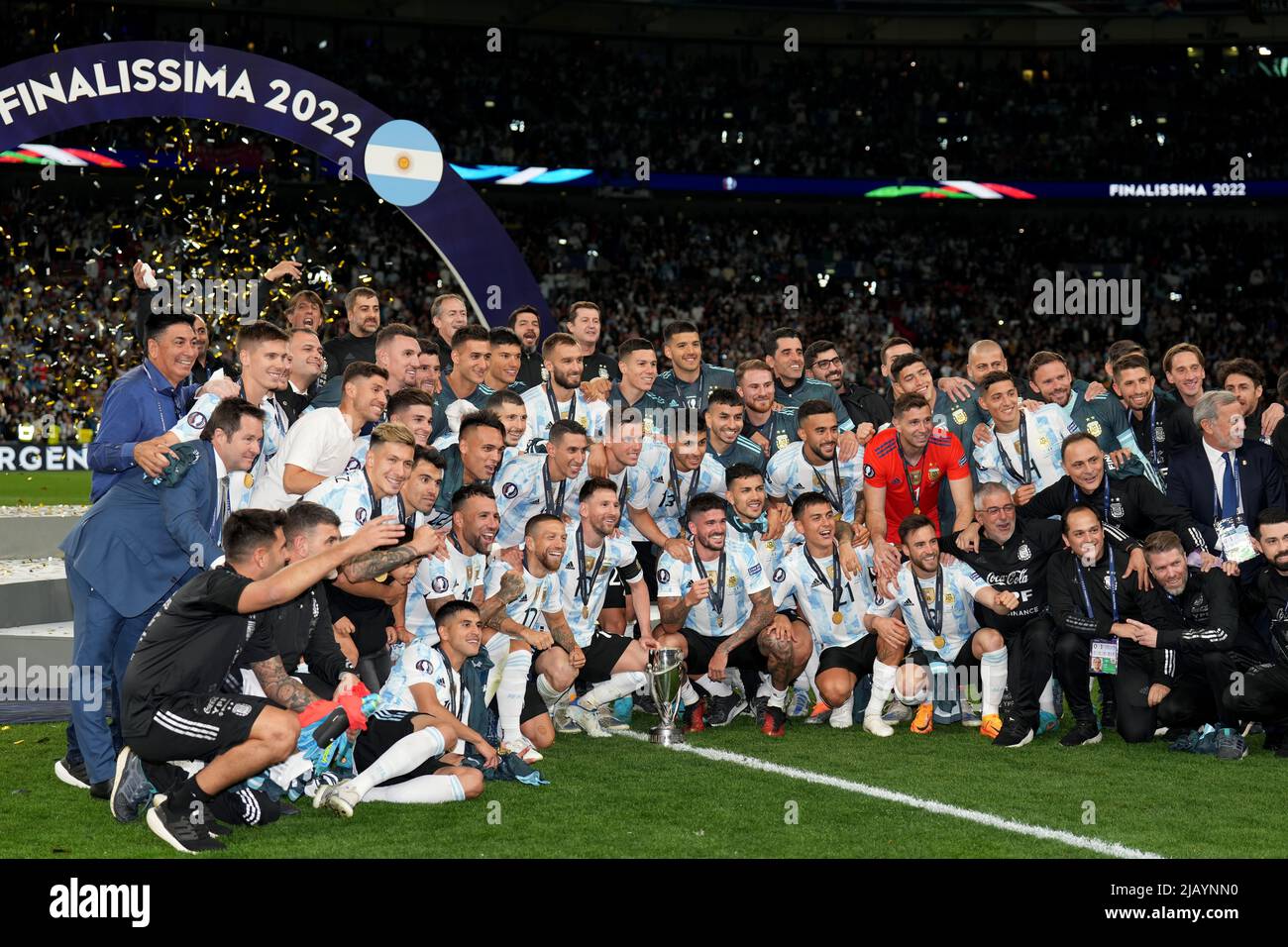 Argentina players pose with the Finalissima 2022 trophy after during ...