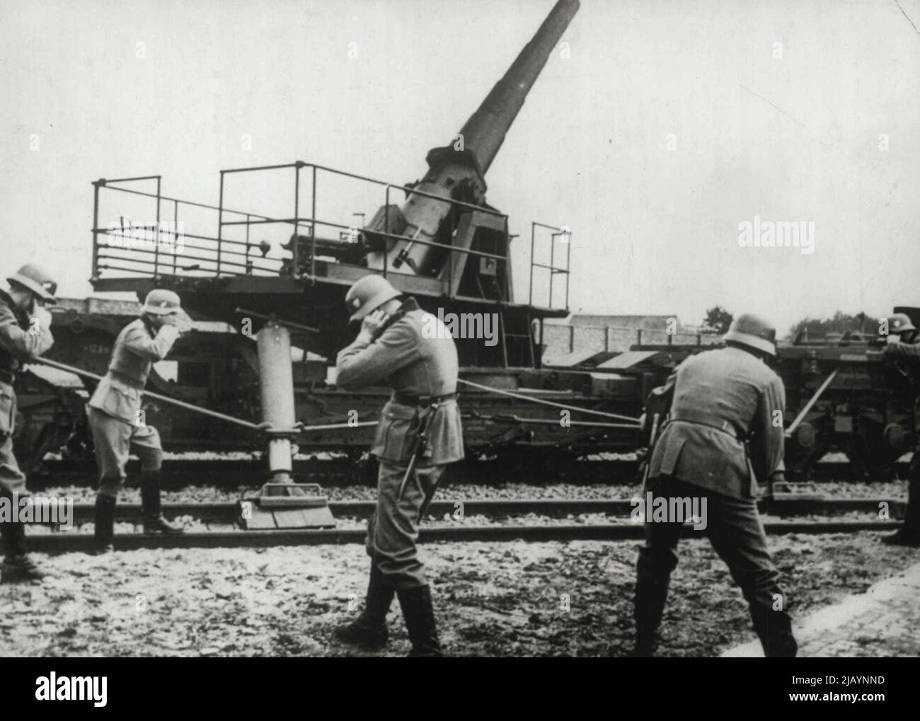 At the moment of firing one of the great railway guns, the Germany ...
