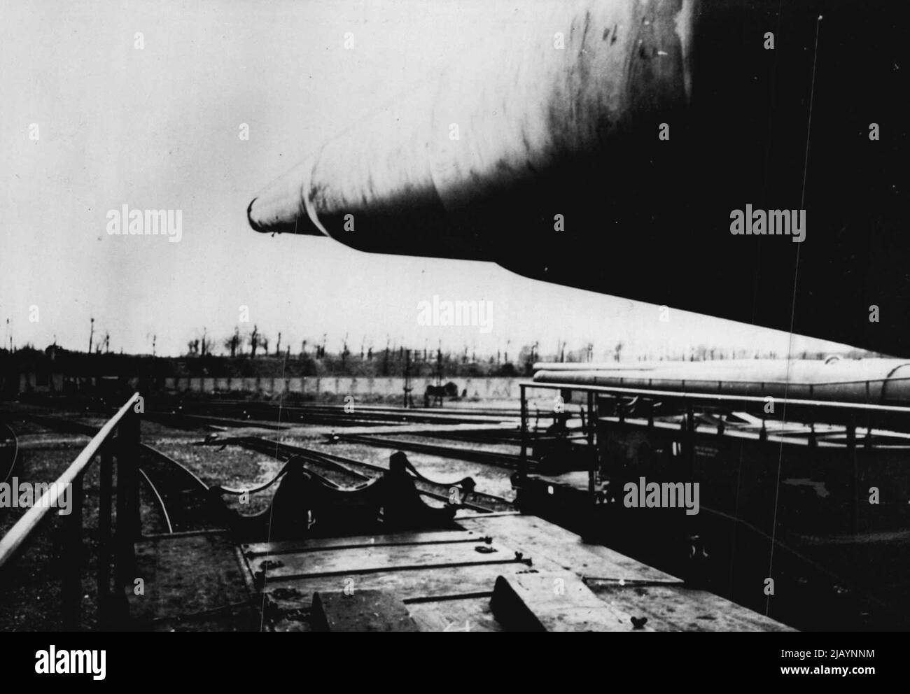 A colossal German Railway Cannon en route to the front. April 04, 1940 ...