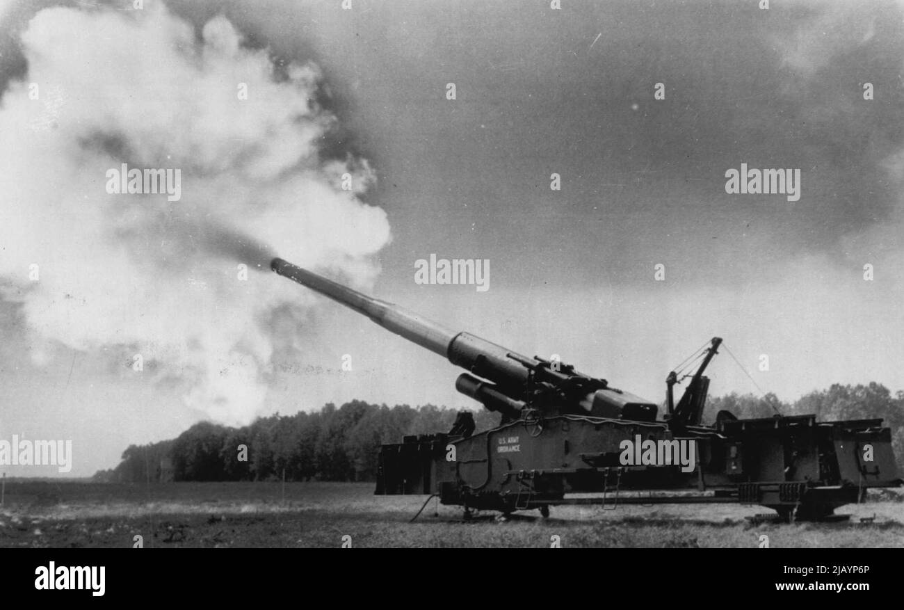 Army Demonstrates Atomic Cannon -- A giant self-propelled cannon ...