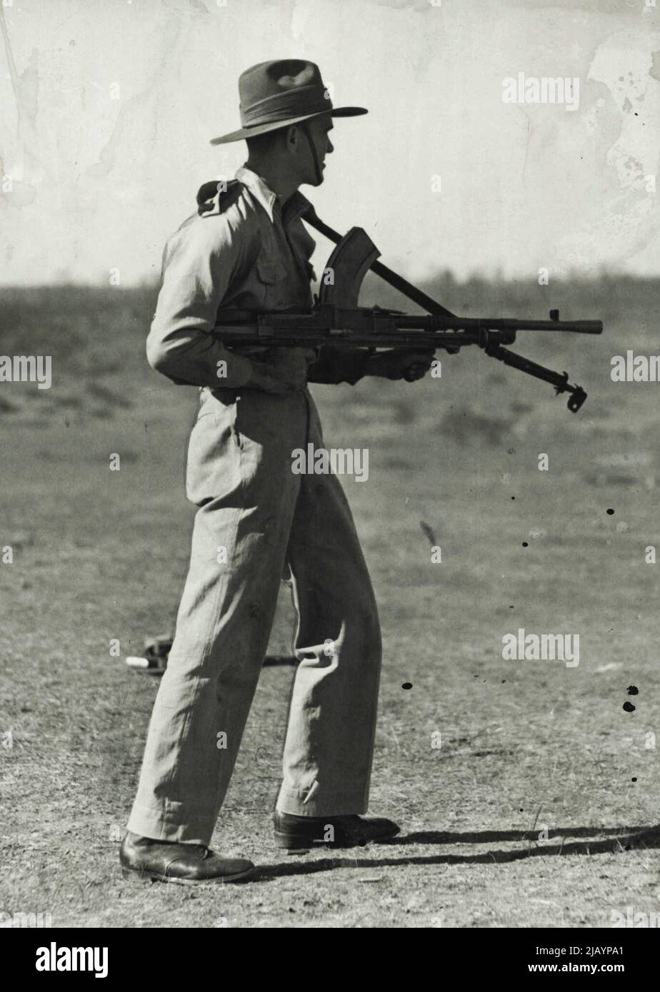 Firing the Bren Gun from the hip for close fighting at Green Hills to ...
