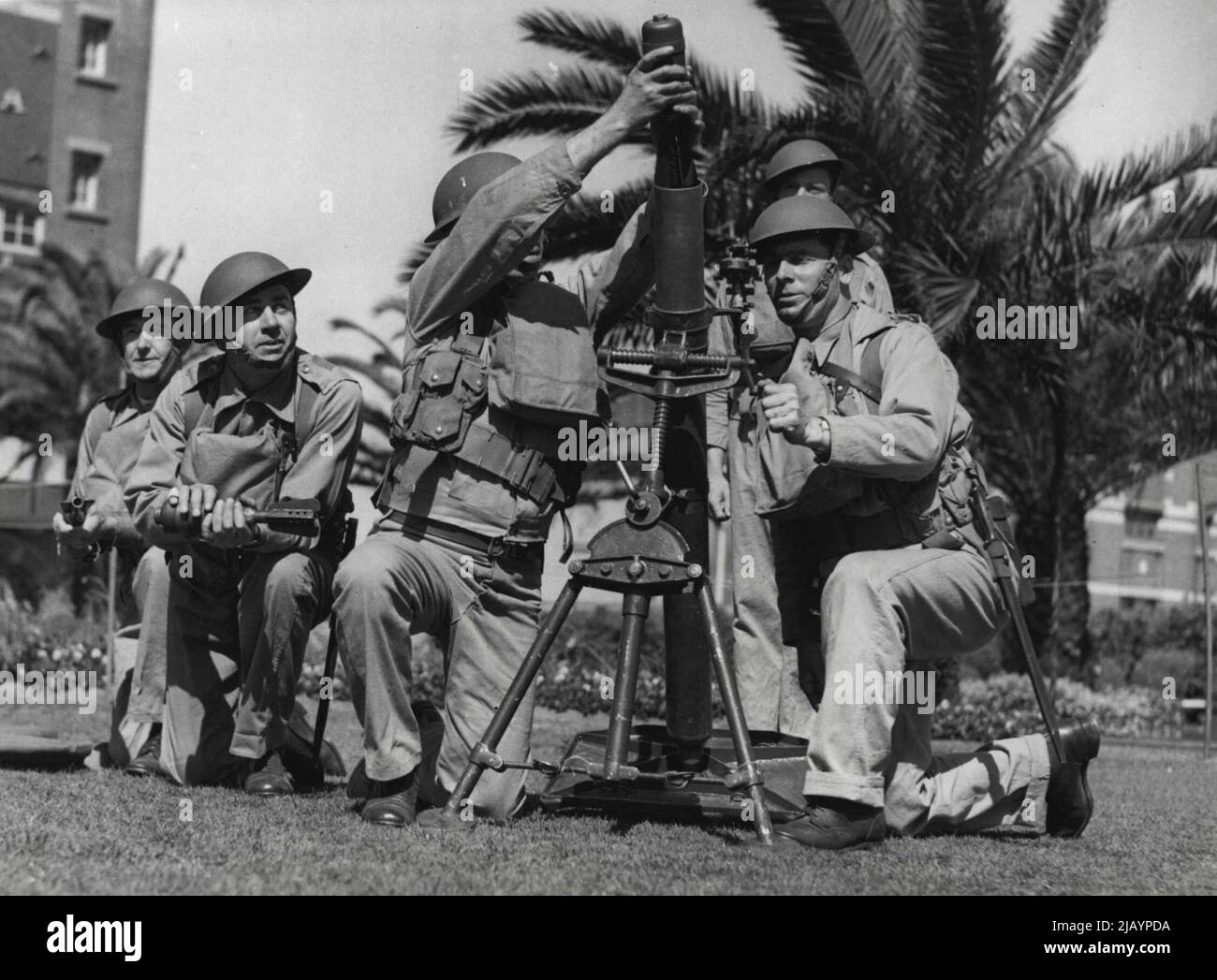 French mortars hi-res stock photography and images - Alamy