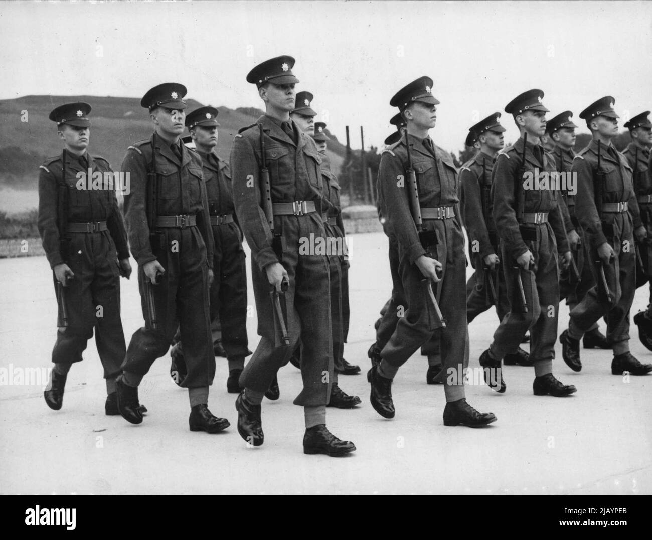 Drilling With The New Rifle - Men of the Coldstream Guards demonstrate ...