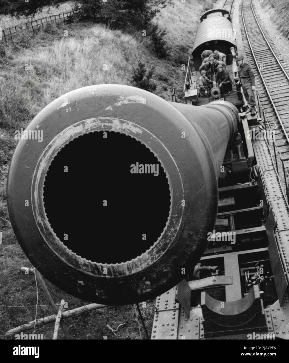 H.M.G. Boche-Buster: A close-up showing the "Business" end of the Gun ...