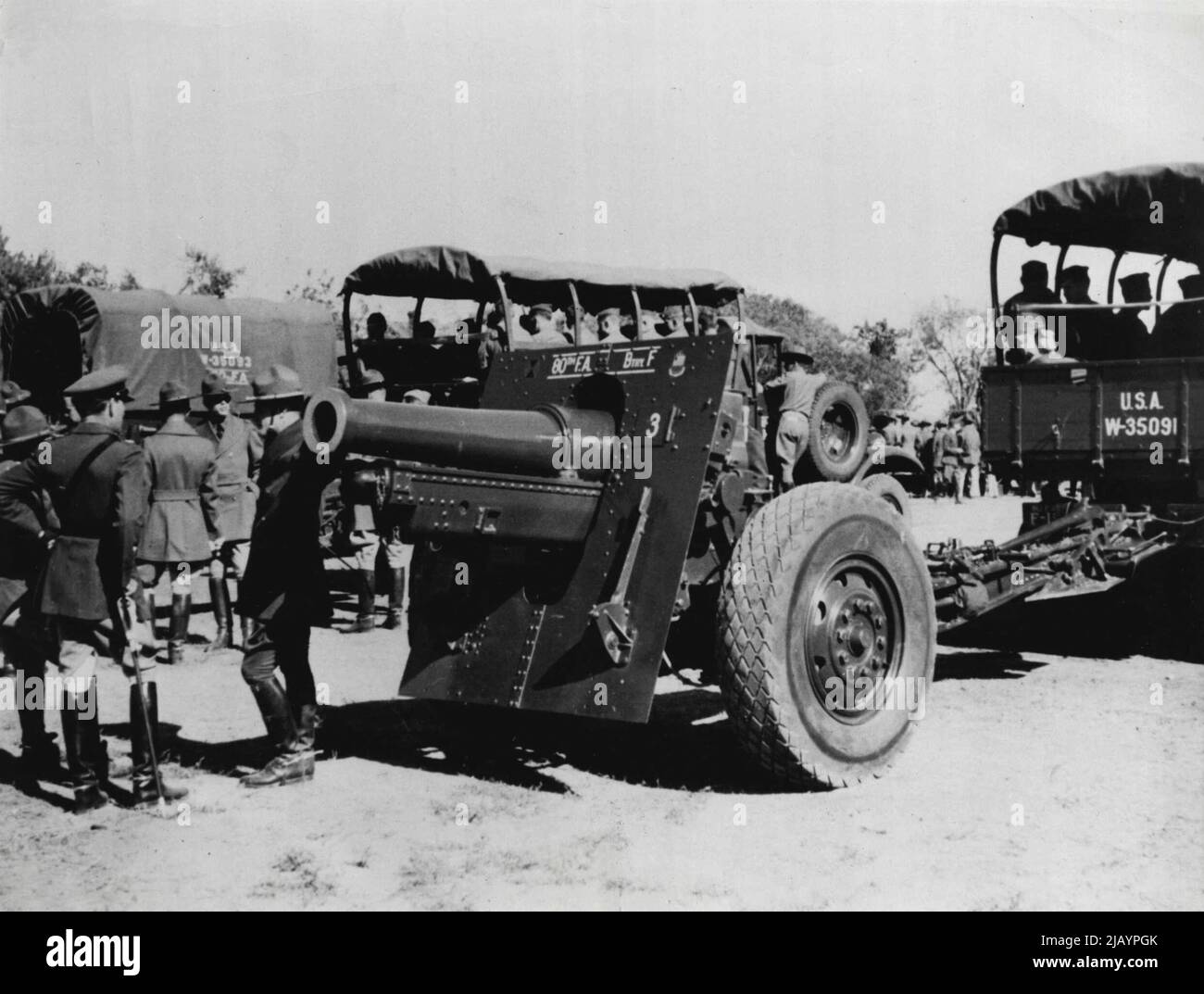 M114 155mm howitzer hi-res stock photography and images - Alamy M114 155mm howitzer hi-res stock photography and images - Alamy