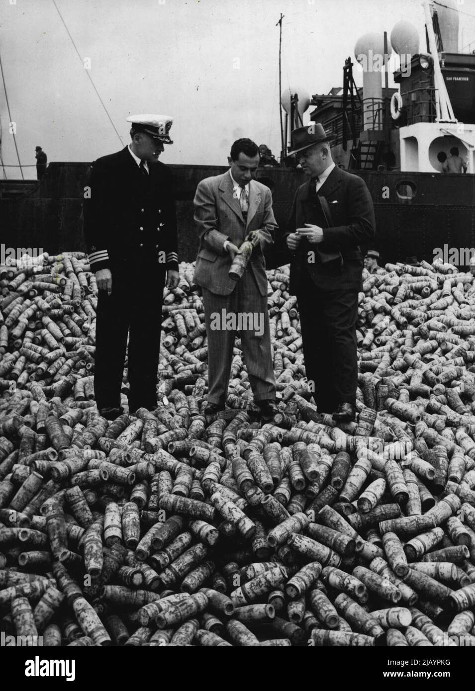 De-Loused Shells For Scrap -- From War To Peace. Unused 25-pounder ...
