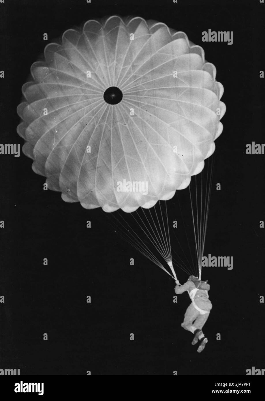 Army parachute night hi-res stock photography and images - Alamy