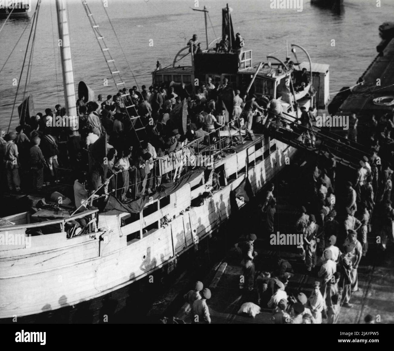 Refugee Ship Arrives At Haifa! British Soldiers Meet Opposition During ...