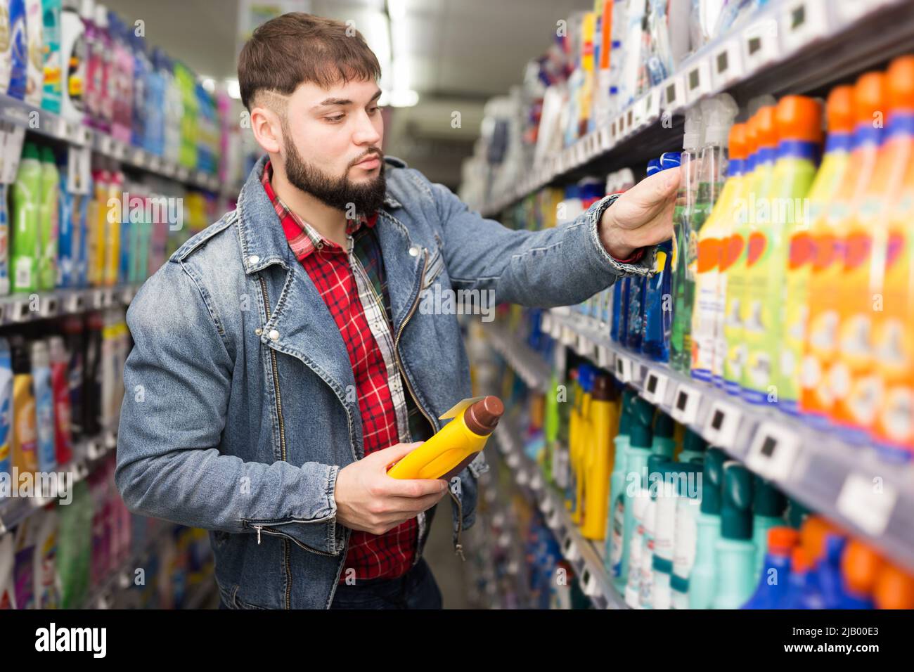 Cleaning goods detergents hi-res stock photography and images - Alamy