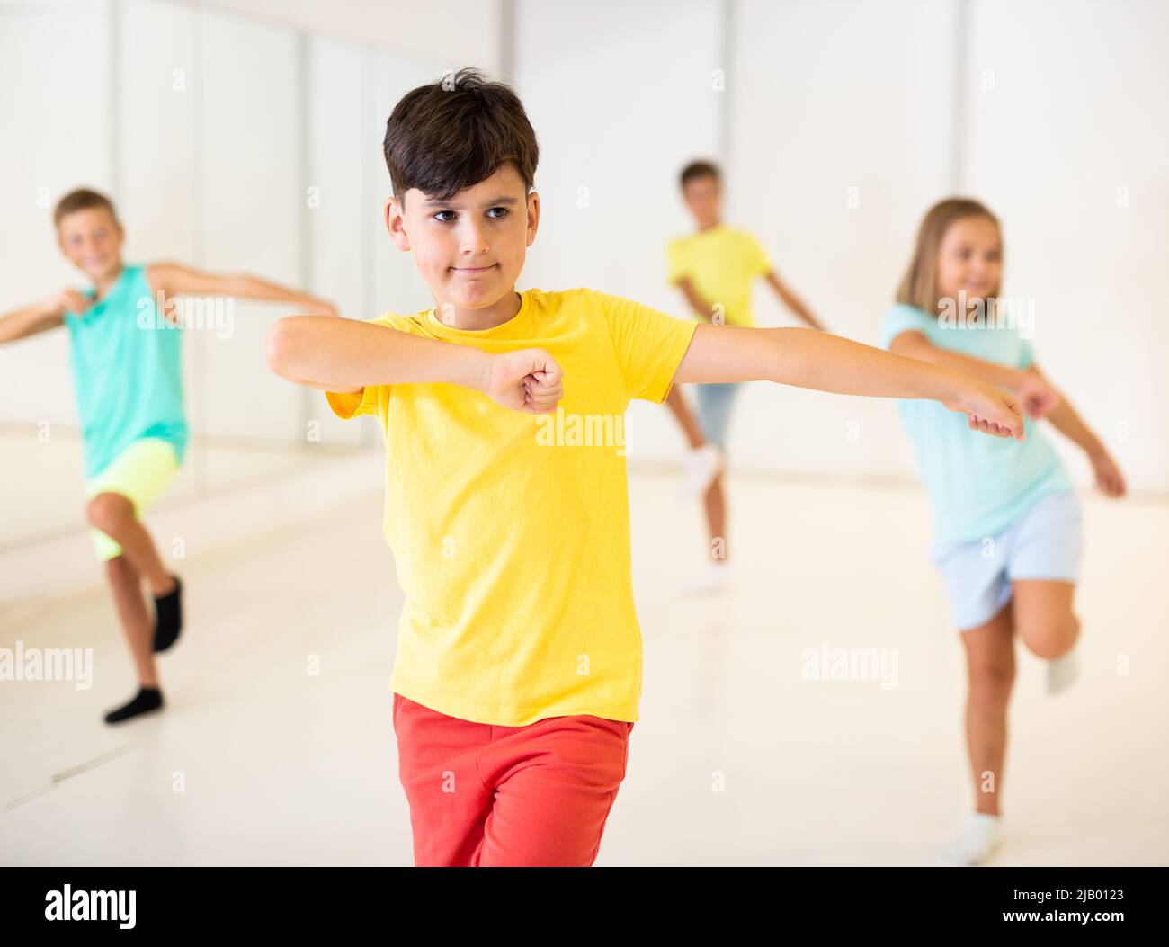 10 years old girl dancing hi-res stock photography and images - Alamy