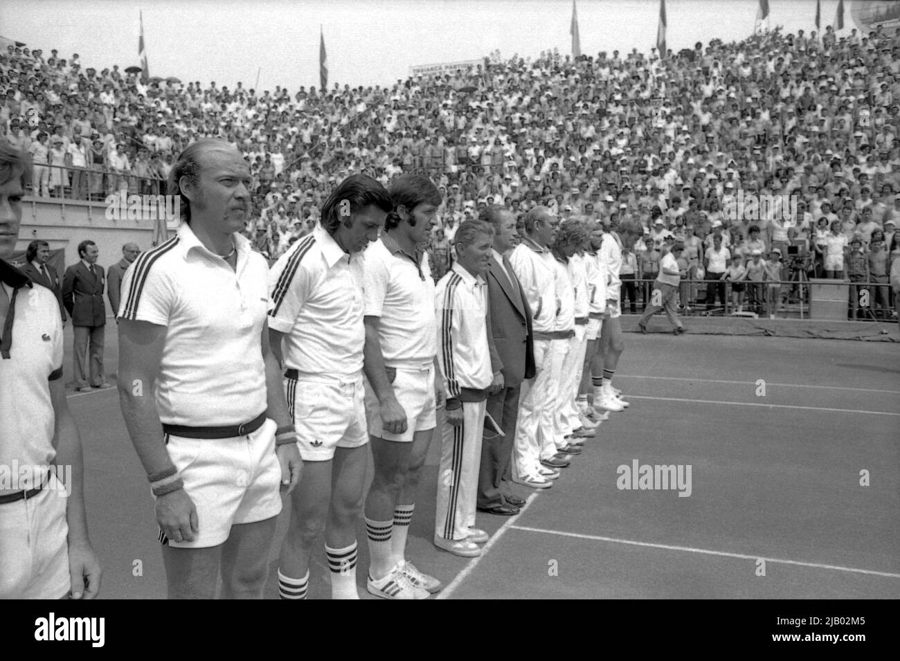 Personality tennis tennis players hi-res stock photography and images ...